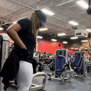 CRUNCH FITNESS - PERIMETER - Updated October 2025 - 52 Photos & 86 ...