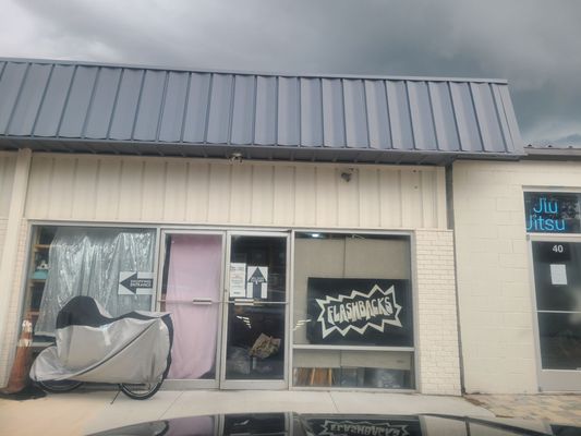 FLASHBACKS RECYCLED FASHIONS - Updated October 2025 - 21 Photos & 28 ...