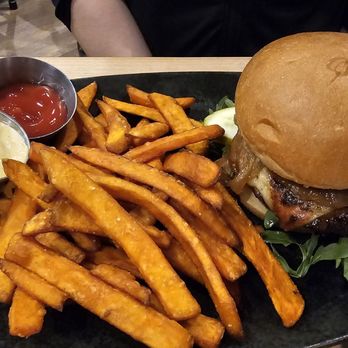 THE BOSS KITCHEN & BAR - Updated December 2025 - 40 Photos & 28 Reviews ...