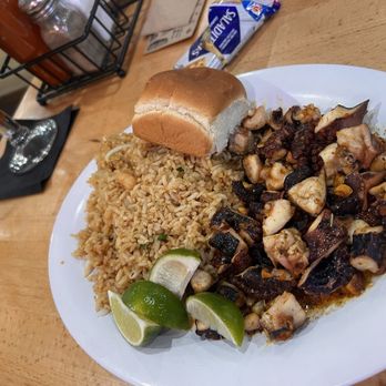 Book a Table - Mambo Seafood - Medical Center - Updated November 2025 ...