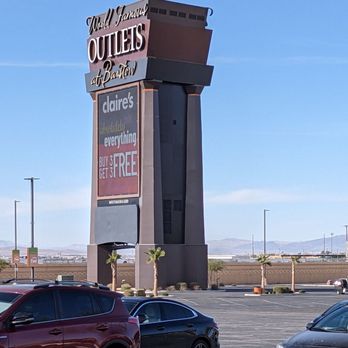 OUTLETS AT BARSTOW - Updated January 2025 - 226 Photos & 107 Reviews ...