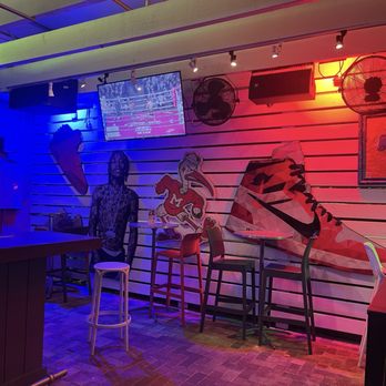 GRAILS MIAMI - RESTAURANT & SPORTS BAR - Updated August 2025 - 1416 ...