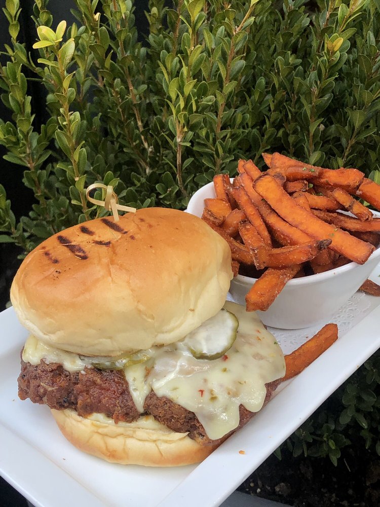 AMITY HALL DOWTOWN - 288 Photos & 440 Reviews - 80 W 3rd St, New York ...