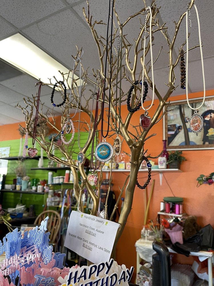 LITSA’S FLOWERS - Updated January 2026 - 97 Photos & 39 Reviews - 1906 ...