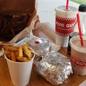 BURGERS BY BIGGS - 15 Photos & 59 Reviews - 1520 Wakarusa Dr, Lawrence ...