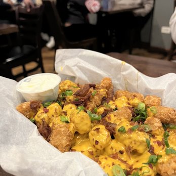OUTPUT LOUNGE & SPORTS BAR - 246 Photos & 441 Reviews - 1758 W Grand ...
