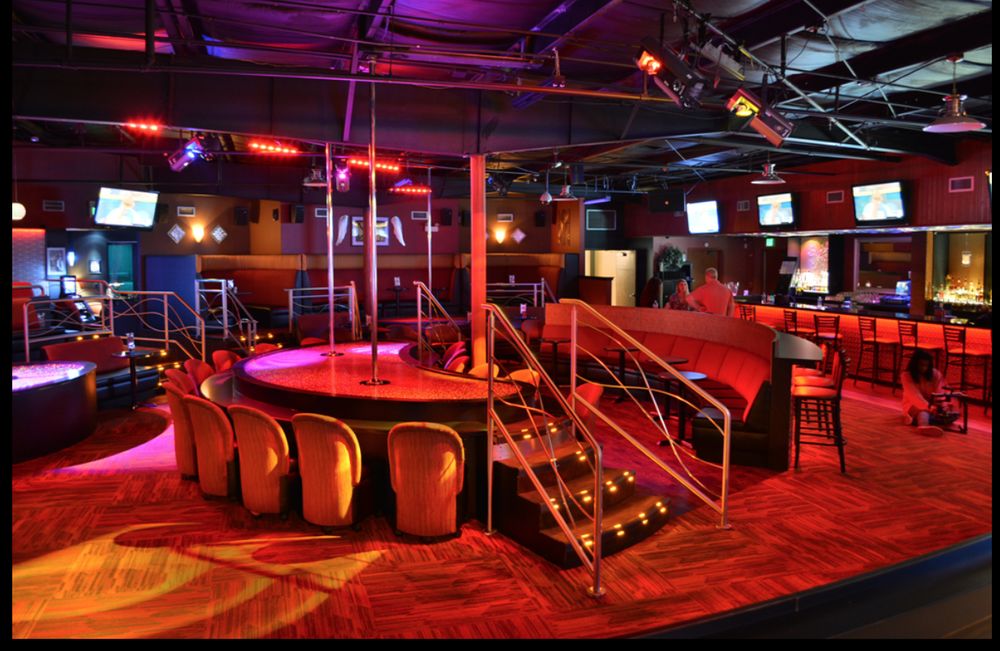 CLUB 390 - Updated January 2026 - 144 Photos & 91 Reviews - 390 E Joe ...