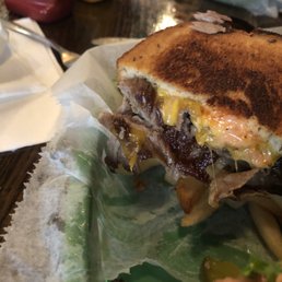 TUNE INN - Updated August 2025 - 360 Photos & 566 Reviews - 331 ...