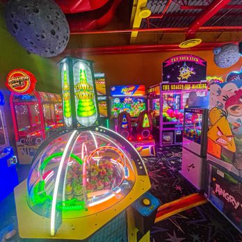 SPACE ALIENS GRILL & BAR - Updated December 2025 - 116 Photos & 128 ...