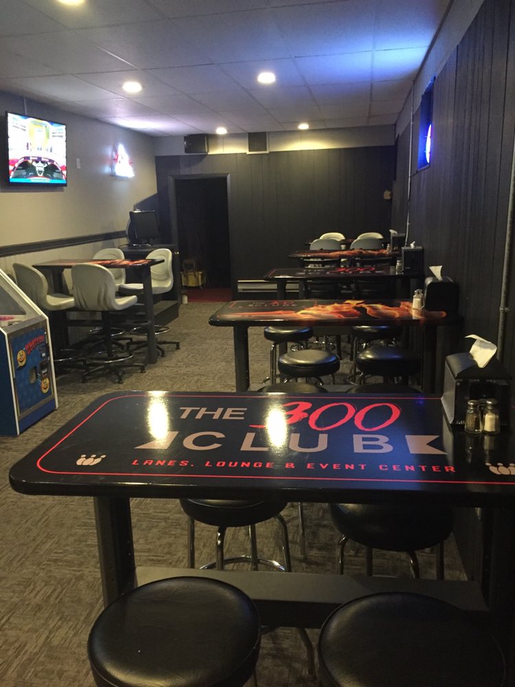 THE 300 CLUB - Updated July 2025 - 10 Photos - 413 S Wisconsin Ave ...