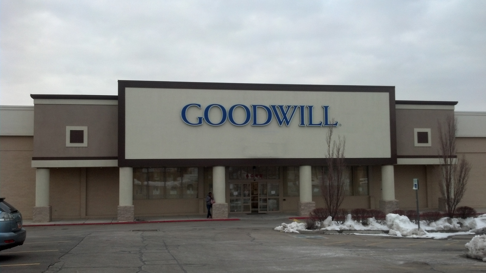 GOODWILL STORE - Updated October 2025 - 20 Photos & 31 Reviews - 6042 S ...