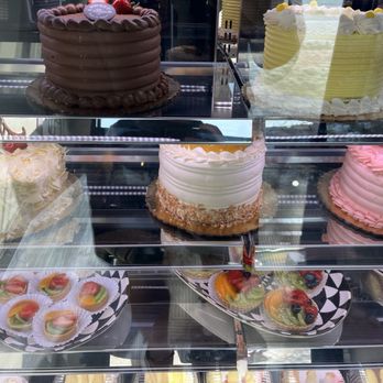 SWEET TOOTH CAFE & CAKES - Updated December 2025 - 76 Photos & 15 ...