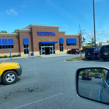 GOODWILL THRIFT STORE & DONATION CENTER - Updated December 2025 - 22 ...