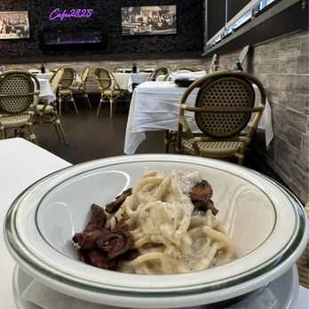 CAFE 2825 - Updated December 2025 - 881 Photos & 640 Reviews - 2825 ...