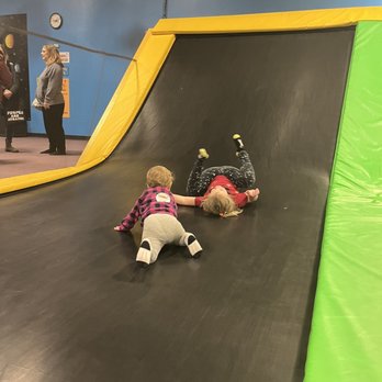 BOUNCE SPORTS & ENTERTAINMENT CENTER - Updated December 2025 - 27 ...