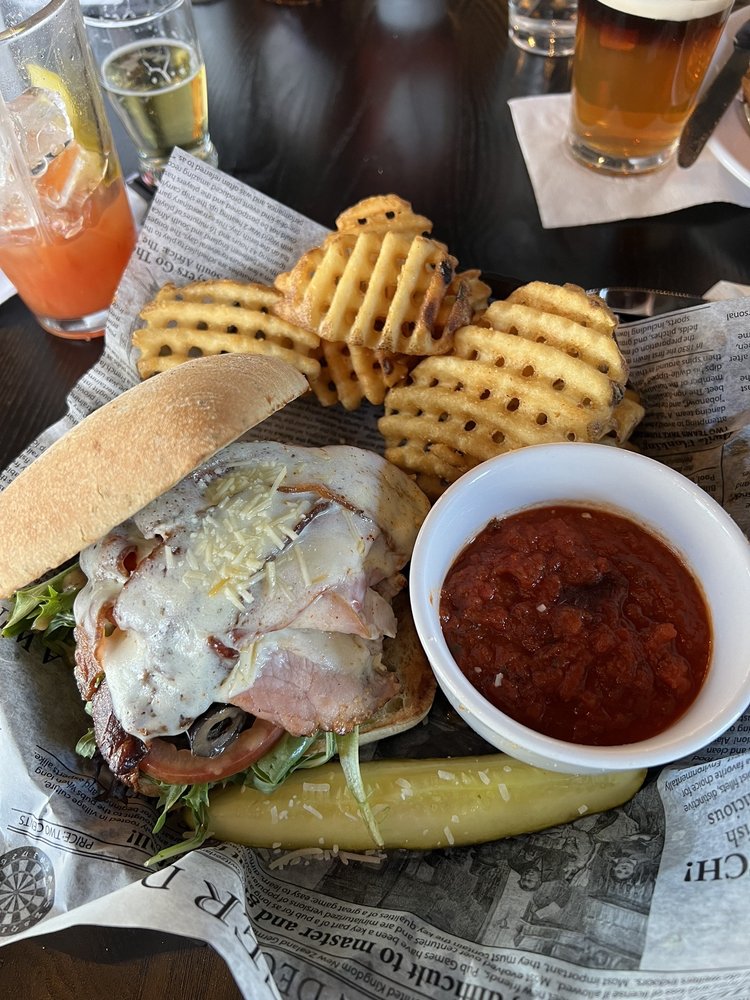 BLARNEY STONE PUB - HOTEL DONALDSON - Updated May 2024 - 34 Photos & 13 ...