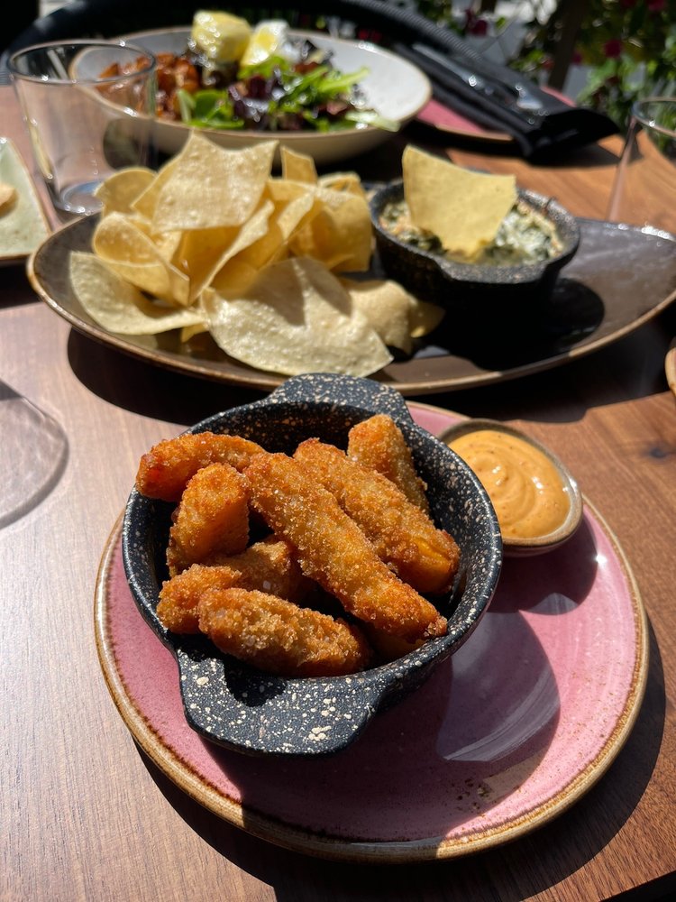 The Blue Dog Cookhouse and Bar, Boca Raton | Roadtrippers