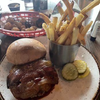 RED COW WAYZATA - Updated January 2025 - 44 Photos & 49 Reviews - 881 ...