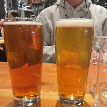 SIDE GATE BREWERY & BEER GARDEN - Updated August 2024 - 157 Photos & 94 ...