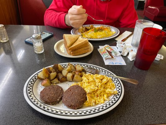 METRO DINER - Updated December 2025 - 130 Photos & 127 Reviews - 2316 W ...