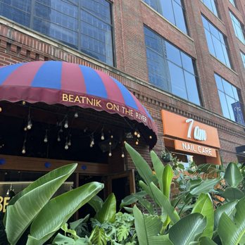 BEATNIK ON THE RIVER - Updated December 2025 - 2593 Photos & 1027 ...