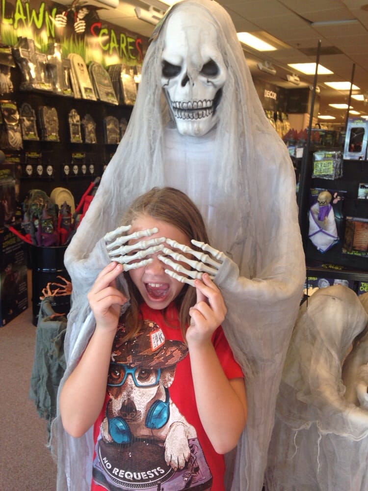 SPIRIT HALLOWEEN STORE - Updated December 2025 - 9905 E Independence ...