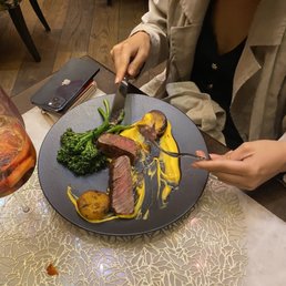 BLOOM & BEE - Updated December 2025 - 1688 Photos & 535 Reviews - 1600 ...