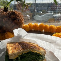 MAS CAFE - Updated October 2025 - 267 Photos & 240 Reviews - 1906 N ...