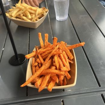 BURGER BENCH - Updated September 2025 - 158 Photos & 92 Reviews - 230 ...