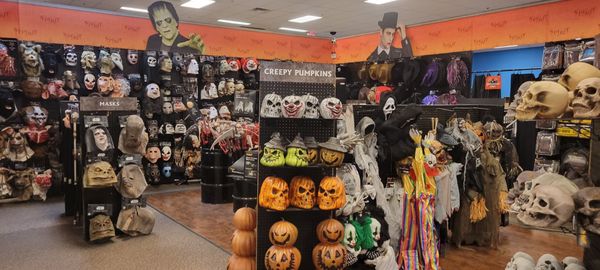 SPIRIT HOLLOWEEN - Updated December 2025 - 2820 S 4th Ave, Yuma ...