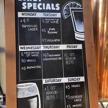 VILLAGE TAPHOUSE - Updated May 2025 - 199 Photos & 135 Reviews - 900 ...