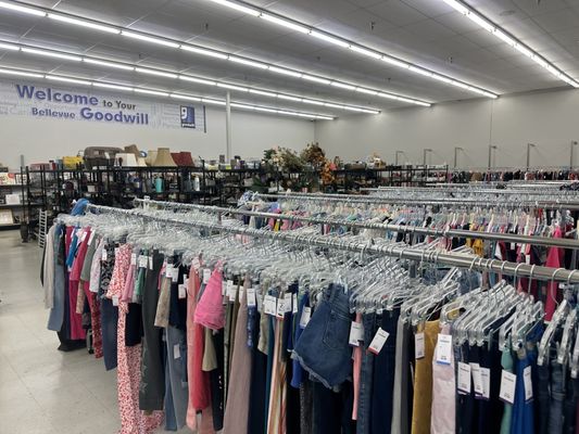 GOODWILL BELLEVUE - Updated December 2025 - 13 Photos & 17 Reviews - 15 ...