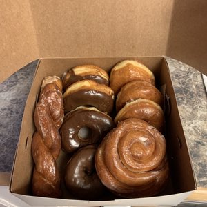 CAROL LEE DONUT SHOP - Updated 2024 - 28 Photos & 68 Reviews - 7200 ...