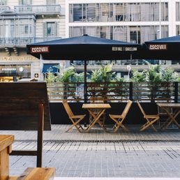 COCOVAIL BEER HALL BARCELONA - Updated May 2025 - 148 Photos & 87 ...
