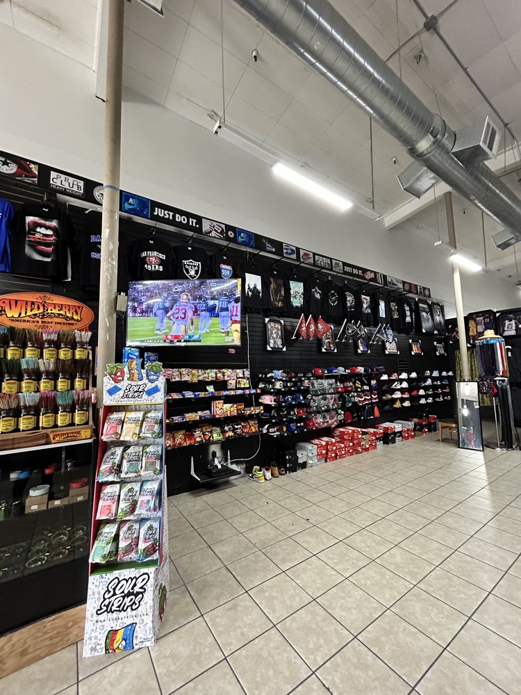 THE SMOKE SHACK - Updated July 2025 - 10 Photos - 2446 Mccall Ave ...