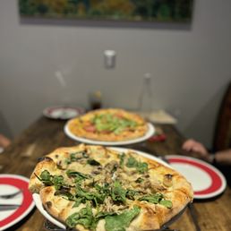 VICTORIAS PIZZERIA - Updated July 2025 - 93 Photos & 28 Reviews - 401 N ...