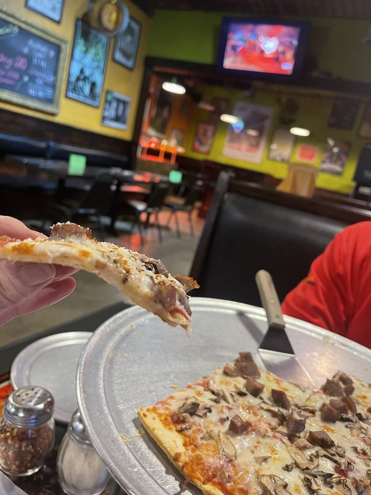 CRUST PIZZA - Updated January 2026 - 40 Photos & 71 Reviews - 3211 ...