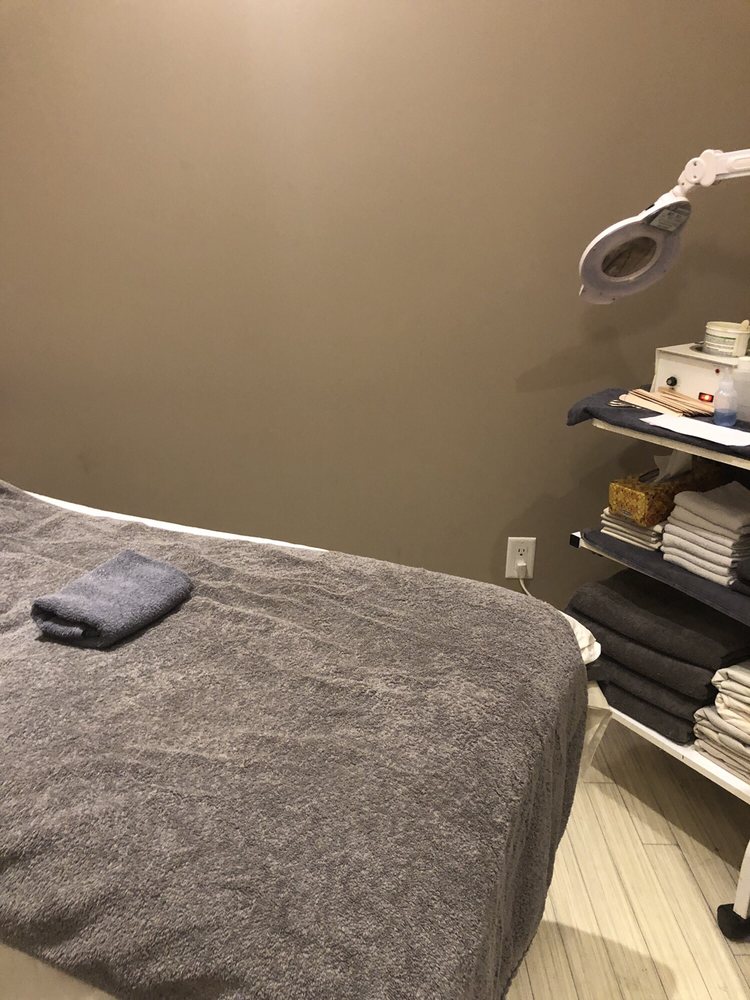 ECCOTIQUE SPA & SALON - METROTOWN EAST - Updated February 2025 - 103 ...