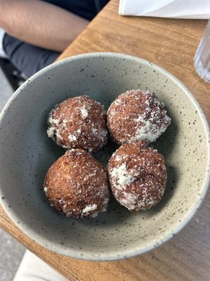 GIULIA - Updated January 2026 - 15 Photos - 61 York Street, Ottawa ...