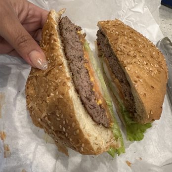 NESSY BURGERS - Updated August 2024 - 695 Photos & 1011 Reviews - 3235 ...