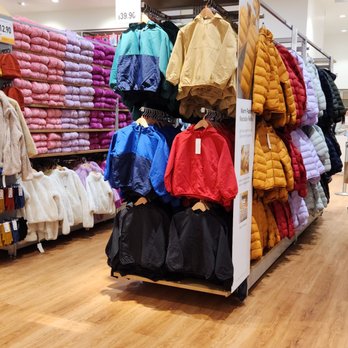UNIQLO - Updated October 2025 - 37 Photos & 23 Reviews - 141 ...