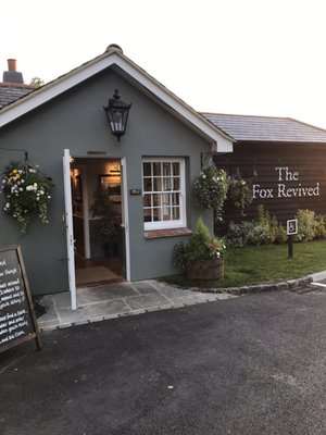 THE FOX REVIVED - Updated June 2025 - 17 Photos - Norwood Hill, Norwood ...