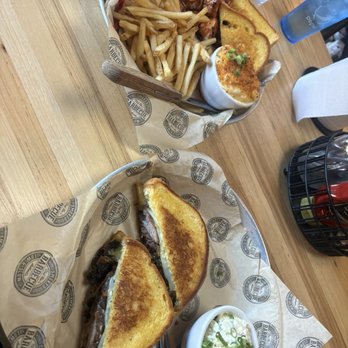 DEL’S HIDEOUT - Updated February 2025 - 1358 Photos & 1080 Reviews ...