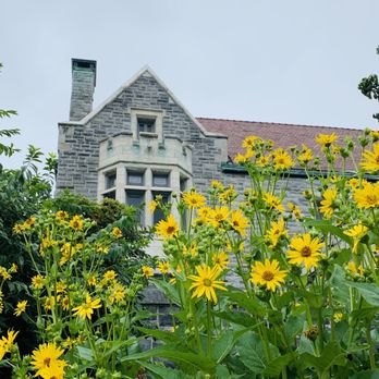 GLAMORGAN CASTLE - Updated October 2025 - 26 Photos - 200 Glamorgan St ...