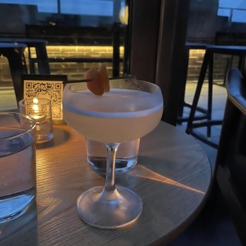 UP ROOM - Updated April 2025 - 283 Photos & 141 Reviews - 2018 W North ...