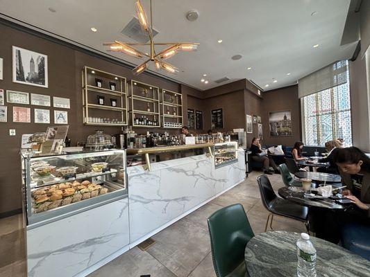 CAFÉ AT SAKS - Updated December 2025 - 39 Photos & 17 Reviews - 611 5th ...