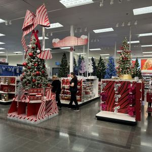 TARGET - Updated November 2025 - 697 Photos & 393 Reviews - 3433 ...