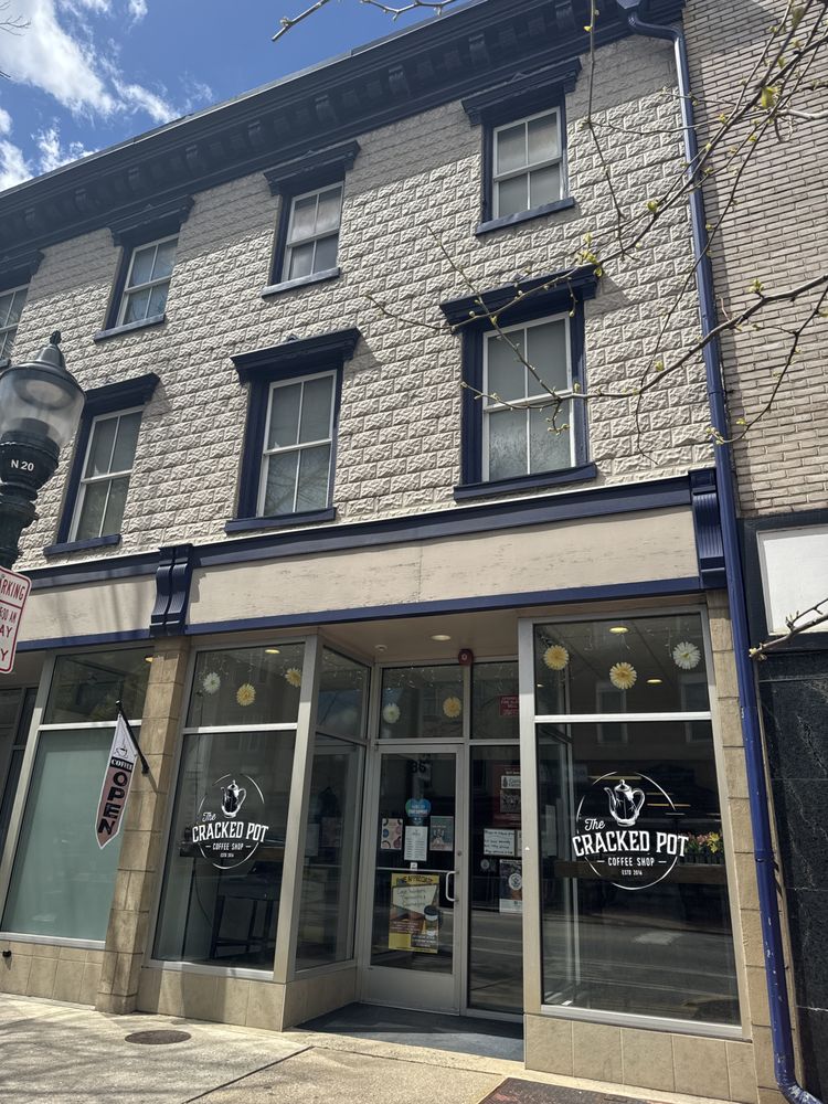 THE CRACKED POT COFFEE SHOP - Updated December 2025 - 31 Photos & 11 ...