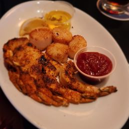 WATERFRONT SEAFOOD MARKET - 231 Photos & 250 Reviews - 2900 University ...