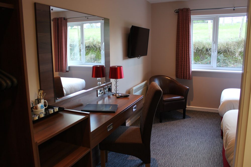 SPRINGFIELD HOTEL - 12 Photos - A55 Expressway, Holywell, Flintshire ...